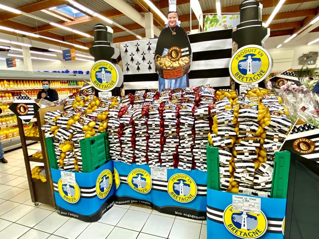 Visite chez E.Leclerc Orly à l'occasion du lancement de la Dacia Spring ...